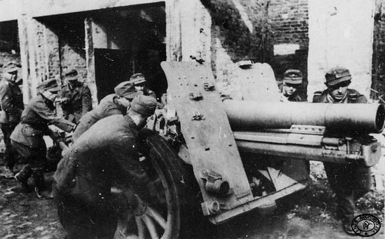 Dziennik żołnierza RONA wśród archiwalnych materiałów udostępnionych ...