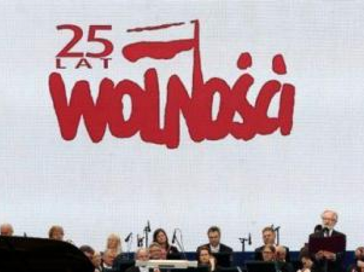 Mapa "Polska - 25 lat wolności" specjalnym prezentem dla pierwszaków ...