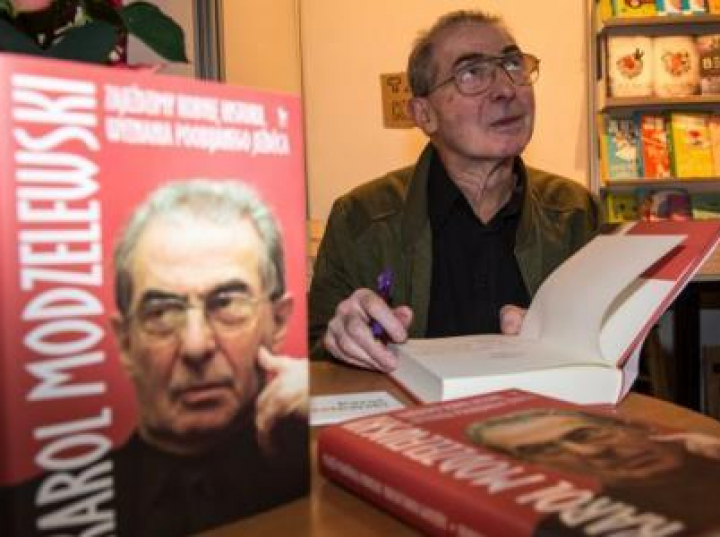 Karol Modzelewski laureatem nagrody Moczarskiego | dzieje.pl - Historia ...