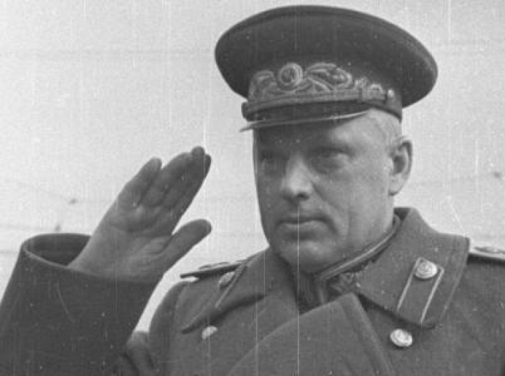 W Moskwie odsłonięto pomnik Konstantego Rokossowskiego | dzieje.pl ...