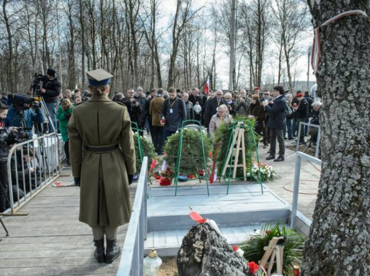 Polska delegacja uczciła w Smoleńsku ofiary katastrofy Tu-154M | dzieje ...
