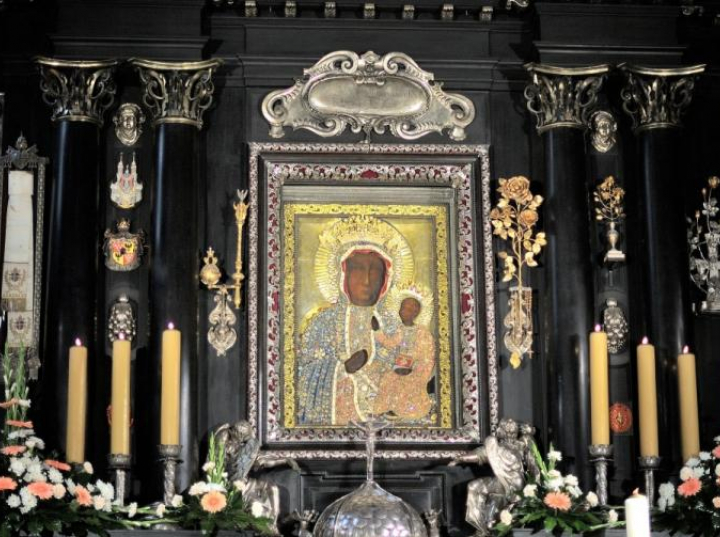 Wystawa Z Okazji Jubileuszu Koronacji Obrazu Matki Boskiej Częstochowskiej Dziejepl