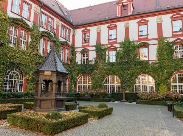 Rozpoczęła się Noc Jubileuszowa w Ossolineum | dzieje.pl - Historia Polski