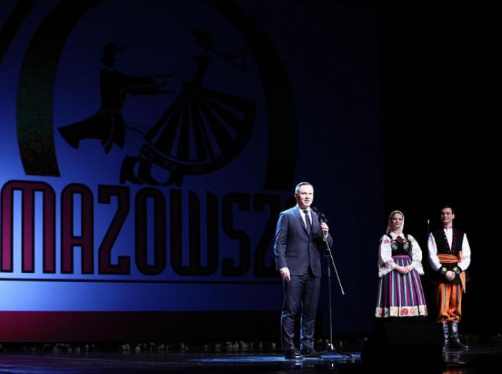 Prezydent: zespół "Mazowsze" kultywuje tradycje, które pozwoliły nam ...