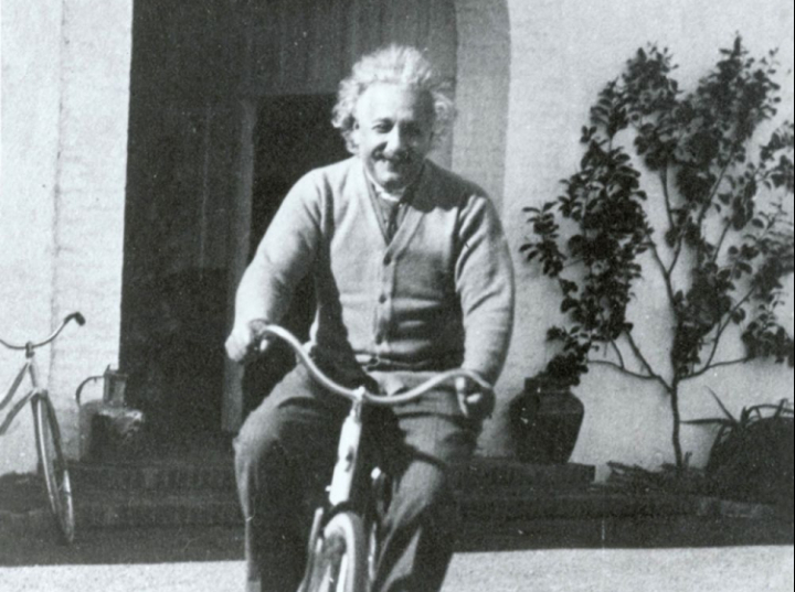 Sto lat temu potwierdzono teorię względności Einsteina | dzieje.pl ...