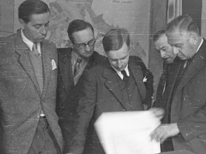 W Warszawie odsłonięto tablicę upamiętniającą Biuro Odbudowy Stolicy ...