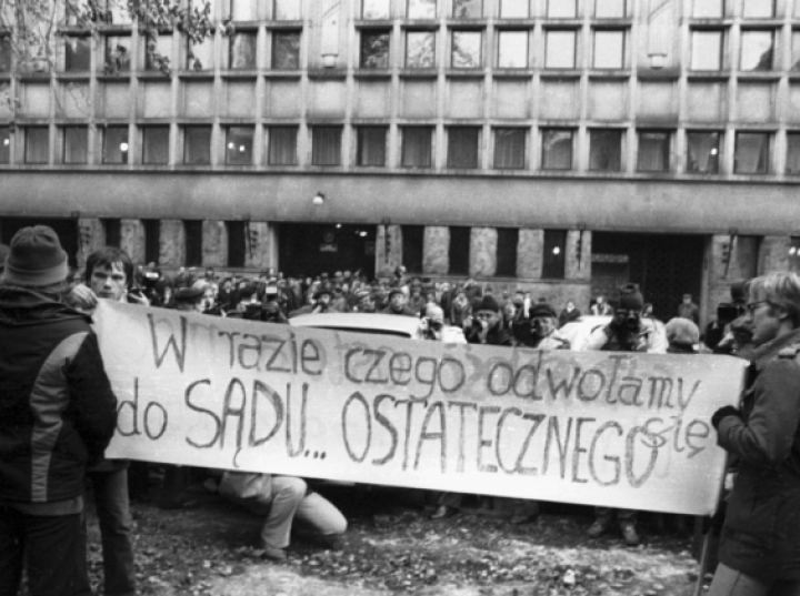 40 lat temu Sąd Najwyższy PRL zatwierdził statut NSZZ „Solidarność ... 40 lat temu Sąd Najwyższy PRL zatwierdził statut NSZZ „Solidarność ...