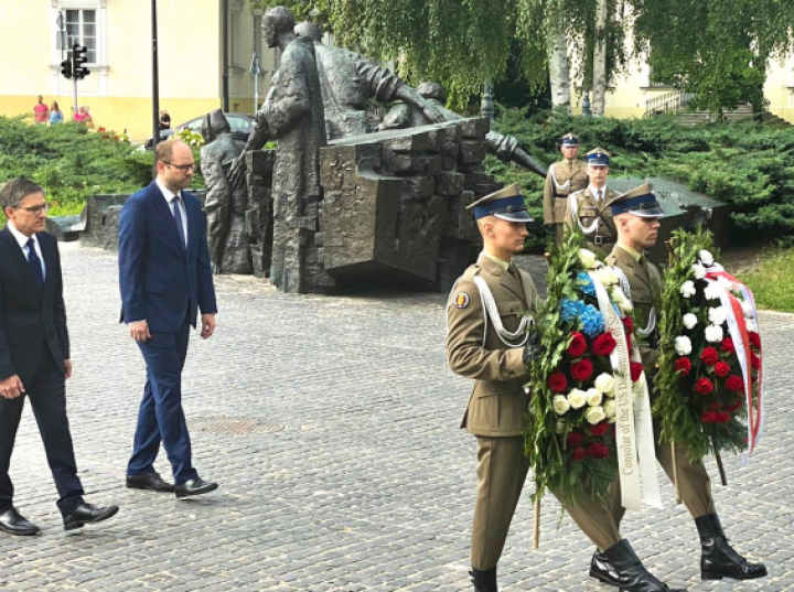Bix Aliu: pamiętamy o Powstaniu Warszawskim i o polskich bohaterach ...