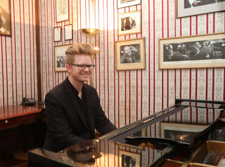 Carter Johnson: człowiek jest przesiąknięty rytmami kultury, w której ...