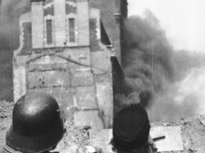 78 lat temu powstańcy warszawscy zdobyli PAST-ę | dzieje.pl - Historia ... 78 lat temu powstańcy warszawscy zdobyli PAST-ę | dzieje.pl - Historia ...
