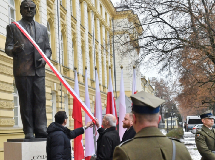 Premier: Jan Olszewski zawsze dążył do tego, aby Polska była prawdziwie ...