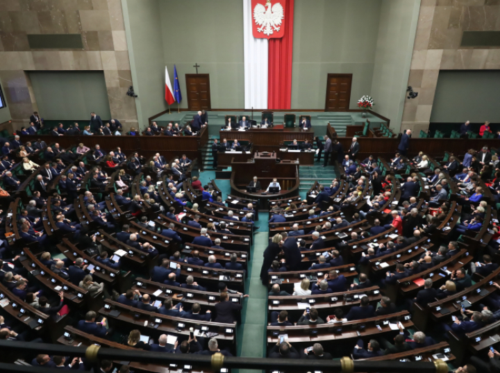 Sejm minutą ciszy uczcił pamięć ofiar stanu wojennego | dzieje.pl ...