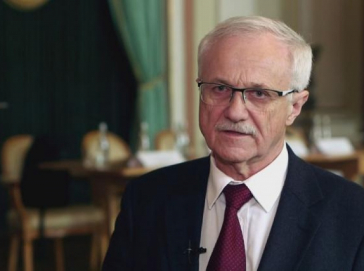 Prof. Wacław Uruszczak został odznaczony Krzyżem Oficerskim Orderu ...