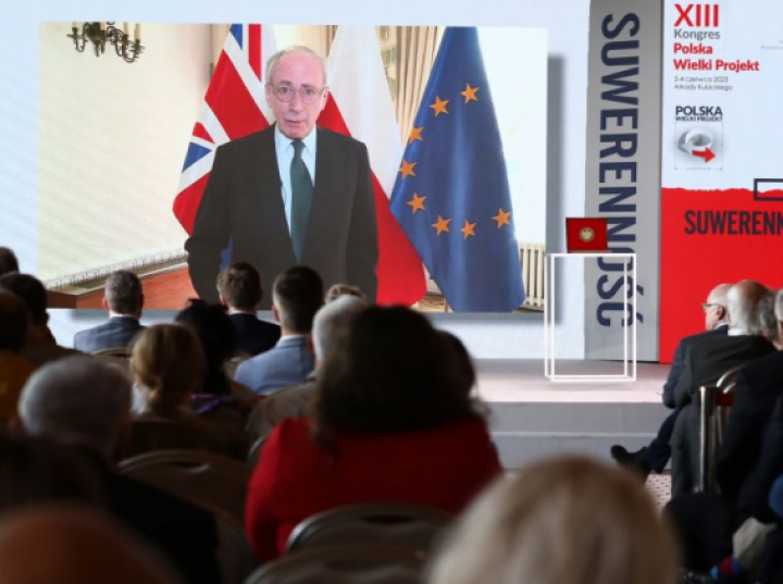 B. szef brytyjskiego MSZ Malcolm Rifkind uhonorowany medalem „Odwaga i ...