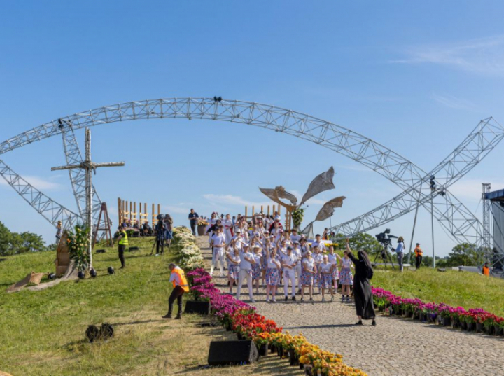 W sobotę XXVIII Ogólnopolskie Spotkanie Młodych LEDNICA 2000 | dzieje ...
