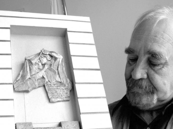 Nie żyje rzeźbiarz Wojciech Gryniewicz, autor Ławeczki Tuwima i pomnika ...