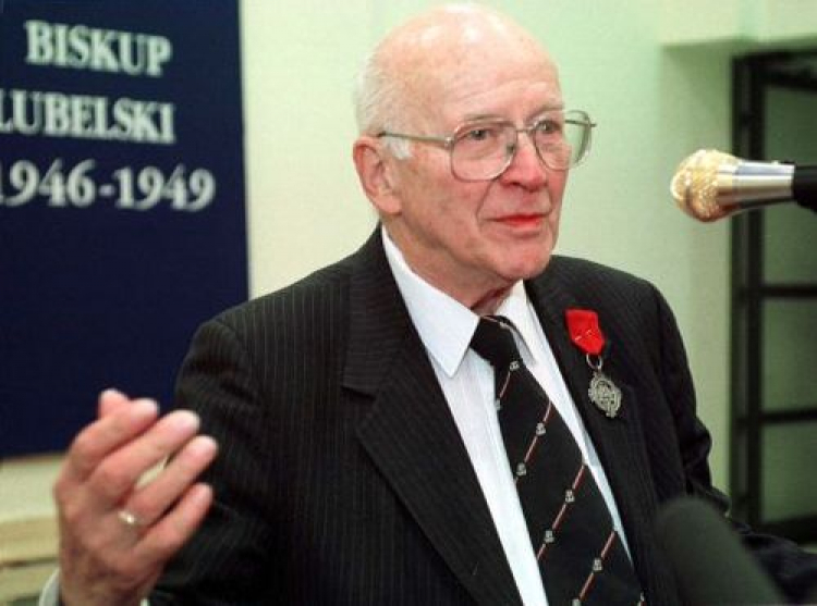 Jan Nowak-Jeziorański: Kurier Wolności. Wycinki z biografii | dzieje.pl ...