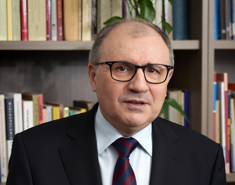 Prof. J. Dobosz: dwukrotny lockdown w bibliotekach był dla humanistów ...